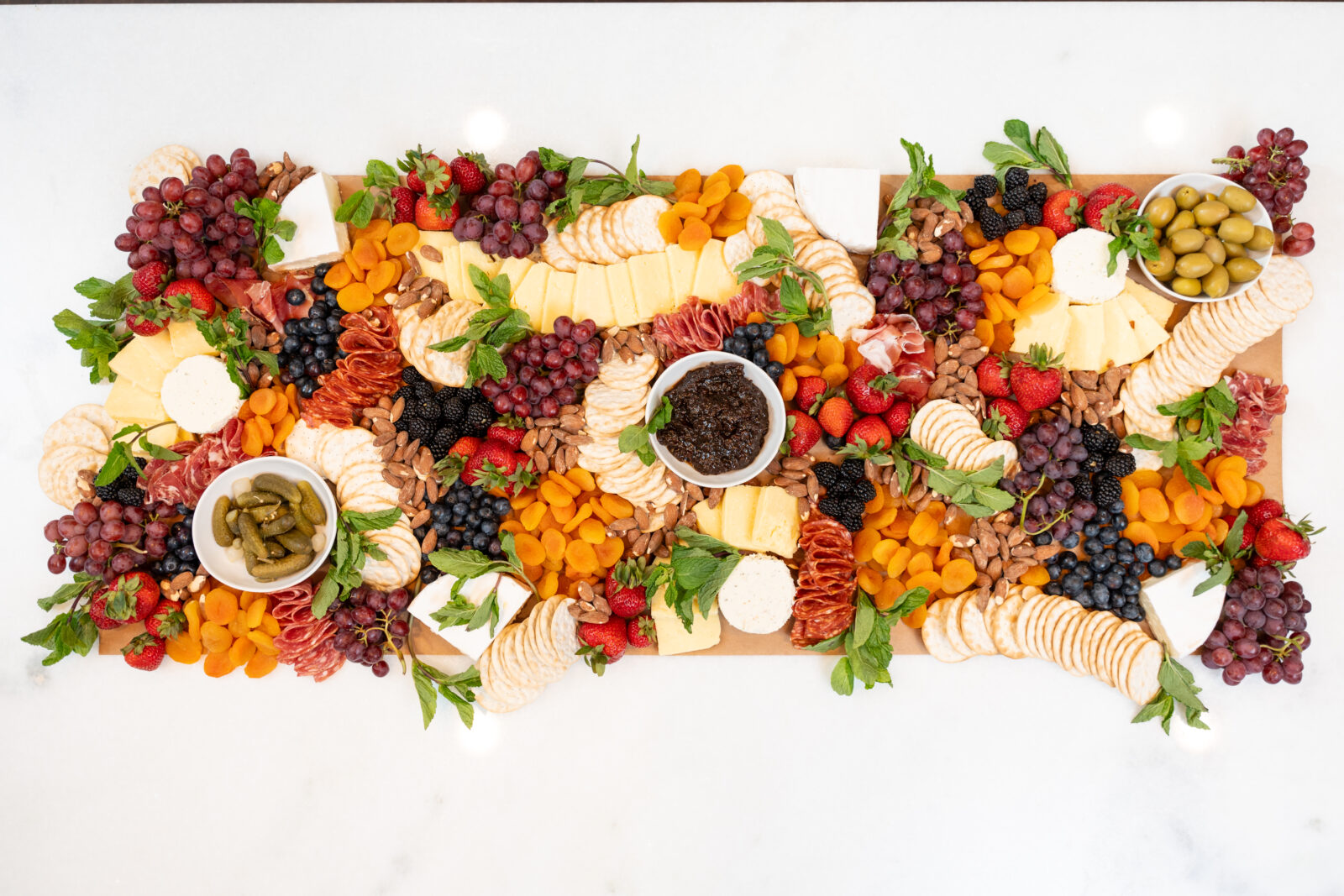 HOW TO MAKE A GRAZING TABLE - cheesegal.com